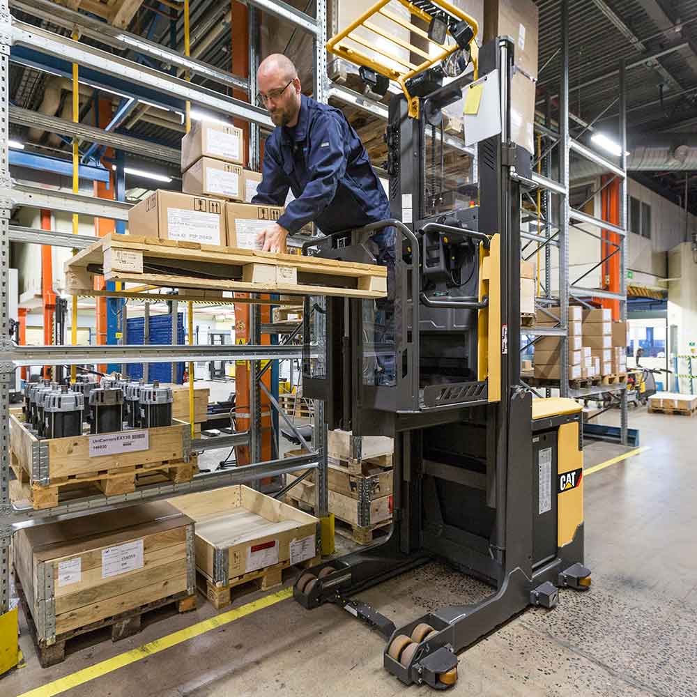 Cat Medium to High Level Order Picker 1.0-1.2T - United Equipment