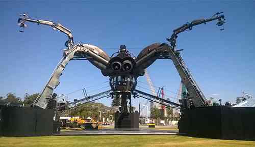 50 Tonne Fire Breathing Spider Takes Over Perth Foreshore - United ...