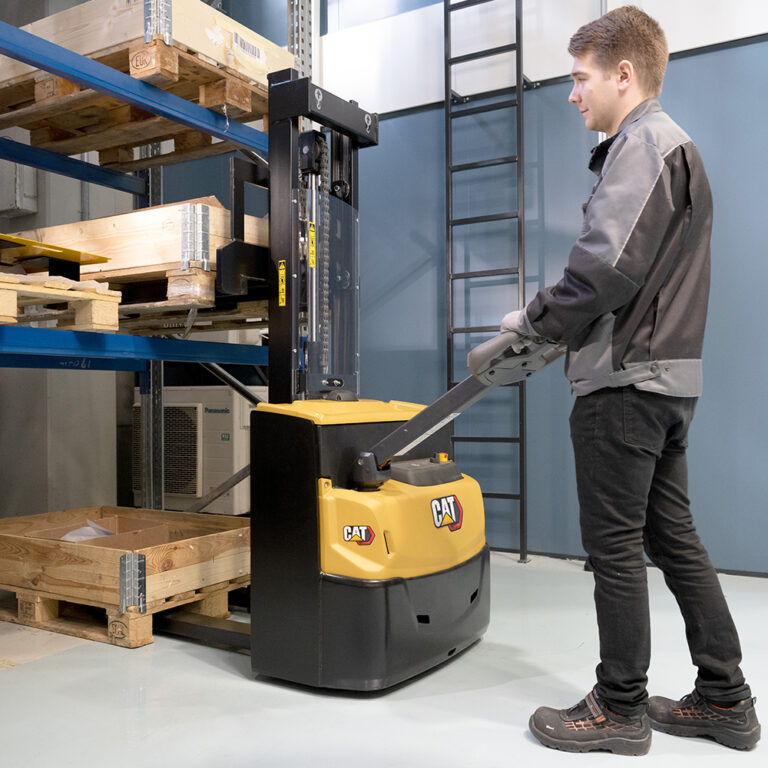 Cat Walkie Stacker 1.0 -1.6T | Rent or Buy